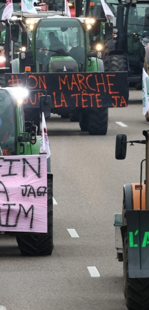 French farmers' tractor protest inches closer to Paris | Al Majalla