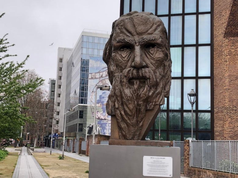 A Syrian refugee in France: Al-Ma’arri statue awaits return to homeland ...