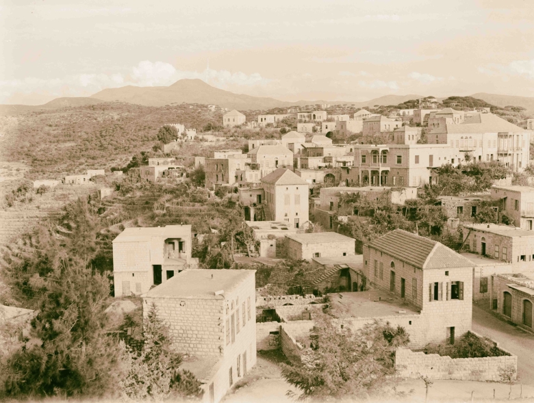 "ساحل النصارى" قبل تحوله "مربعاً أمنياً" لـ"حزب الله" في بيروت (1 من 4 ...